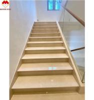 China Indoor Cream Beige Marble Anti-Slip Curved Stairs Skirting Tiles for Modern Design for sale