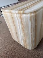 China Elegant Living Room Furniture Natural Marble TV Table Stand Set with White Wooden Veins for sale