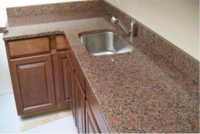 China Natural Red Granite Kitchen Countertop Good Compressive Strength For Home for sale