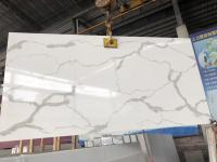China 132.8Mpa Calacatta Gold Quartz White Marble For Fireplace for sale