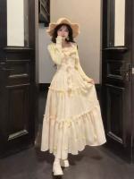 China Women’s Vintage Floral Puff-Sleeve Midi Dress with Tiered Skirt and Fitted Waist for sale