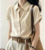 China Women's Relaxed Fit Lightweight Cotton Short Sleeve Button-Up Shirt for Casual Wear for sale