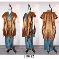 China Women's African Traditional Two-Piece Metallic Fabric Set with Loose-Fit Tunic and Traditional Ceremony Style for sale