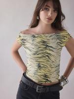 China Women's Off-Shoulder Tiger Print Crop Top with Stretch Fabric and Slim Fit for sale