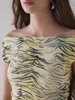 China Women's Off-Shoulder Tiger Print Crop Top with Stretch Fabric and Slim Fit for sale