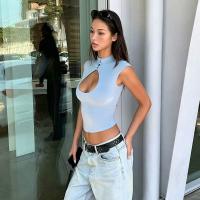 China Women's Back Cut-Out Short Sleeve Crop Top with Stretch Fabric and High-Waist Fit for sale