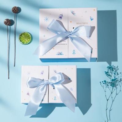 China UV Stablized Cardboard Gift Packaging Boxes Rectangle Shape Half Open Window Flip for sale