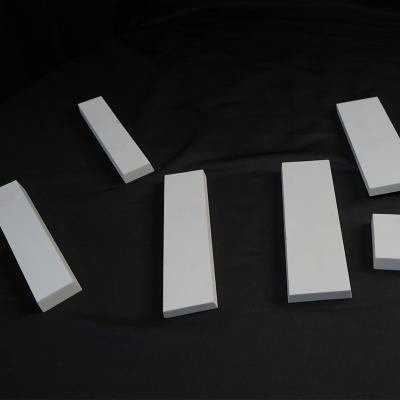 China Excellent Corrosion Resistance Alumina Ceramic Wear Tiles For Heavy Duty Applications for sale
