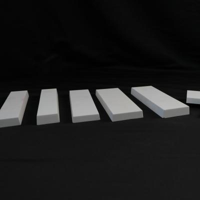 China Square White Alumina Ceramic Tiles with 9 Mohs Hardness for Industrial and Chemical Processing Equipment for sale