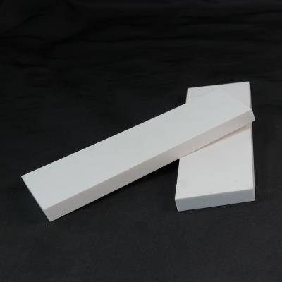 China 92% Alumina Ceramic Tiles with Excellent Chemical Resistance and High Electrical Resistivity for Industrial Applications for sale