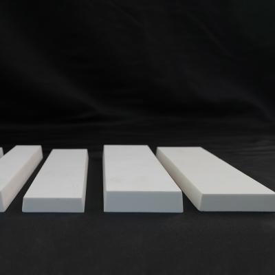 China Alumina Ceramic Tiles with Excellent Chemical Resistance and Up To 1600°C Temperature Resistance in Customizable Sizes for sale
