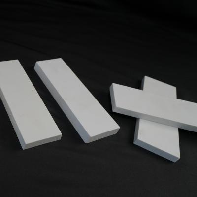 China 9 On Mohs Scale Hardness Alumina Ceramic Tiles With 95% Alumina Content And Temperature Resistance Up To 1600°C for sale