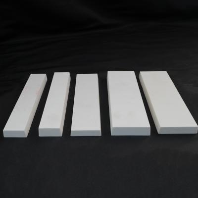 China High Corrosion Resistance Alumina Ceramic Tiles With Up To 1600°C Temperature Resistance And Excellent Wear Resistance for sale