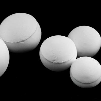 China Mohs 9 Hardness Alumina Ceramic Grinding Balls with 92%, 95%, 99% Alumina Content for Excellent Corrosion Resistance for sale