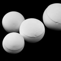 China Mohs 9 Hardness Alumina Ceramic Grinding Balls with High Corrosion Resistance and Customizable Sizes for Mining for sale