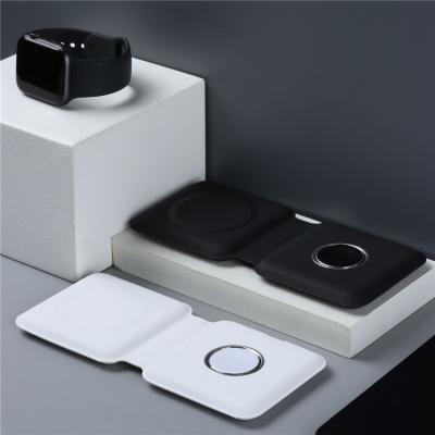 China OEM Dual 15W Wireless Charger Foldable Magsafing For Iphone12 Airpods Pro for sale