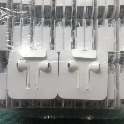 China Cracked Version Lightning Wired Earbuds Volume Control In Ear Earphones With Mic for sale