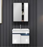 China 600mm Bathroom Vanity Cabinet With Mirror Ceramic Sink Vanity Scratch Resistant for sale