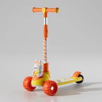 China Durable 6km/H Kids 3 Wheel Scooter Toys Folding Scooter Customizable for sale