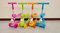 China Durable 6km/H Kids 3 Wheel Scooter Toys Folding Scooter Customizable for sale