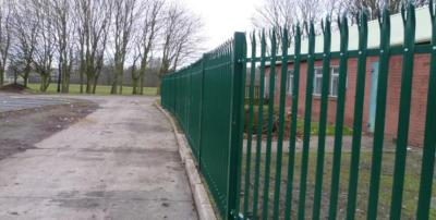 China Powder Coated Green Color Metal Palisade Fence Park 6 Feet High for sale