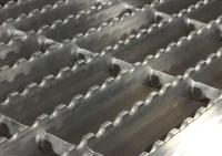 China Serrated Type Steel Walkway Grating Panel Corrosion Resistant for sale