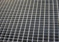 China Q235 Low Carbon Steel Walkway Grating Serrated Type For Stair Tread 25*5mm for sale