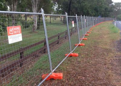 China PVC Coated Farm Fence 1.8x2.4m Temporary Fence Panel for Animal Protection for sale