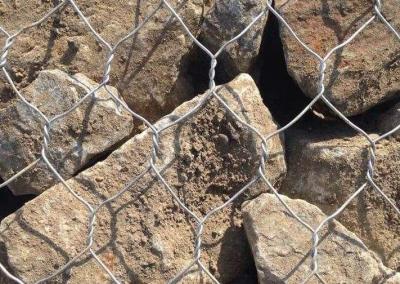 China Hot Dip Galvanized Stone Cage Gabion Box 60*80mm For Retaining Wall for sale