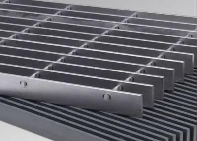 China Customized Modular Steel Walkway Grating Panels Low Maintenance Anti Slip Decking for sale