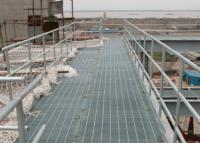China Heavy Duty Anti Slip Stainless Steel Walkway Grating Durable Industrial Flooring for sale