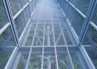 China Steel Walkway Grating Heavy Duty Anti Slip Safety Tread for Industrial Use for sale