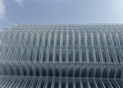 China Customizable Triangle Welded Wire Mesh Fence with 50*150mm Mesh Hole for sale