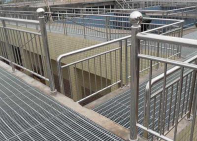 China Galvanized Steel Walkway Grating R13 Anti-Slip Q235 Q345 for sale
