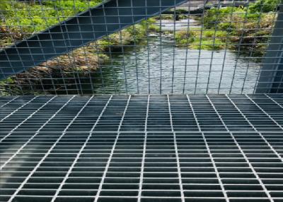 China Modular Steel Walkway Grating Quick Install Corrosion Resistant Load Rated for sale