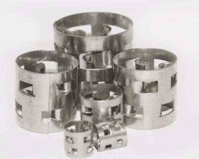 China Stainless Steel 304L Metallic Pall Rings 16-90mm Random Packing for Absorption Towers with 95-97% Free Volume for sale