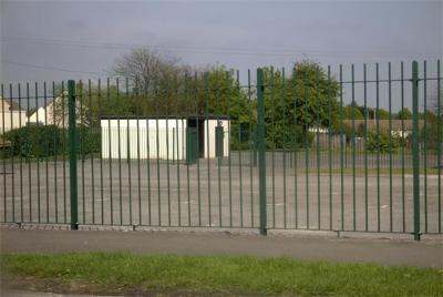 China Blunt Top / Vertical Bar Ornate Metal Fencing High Compressive Strength for sale