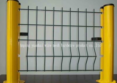 China Triangle Welded Wire Garden Fence 103-240cm Height with 3.5-8.0mm Wire Diameter for Easy Installation for sale