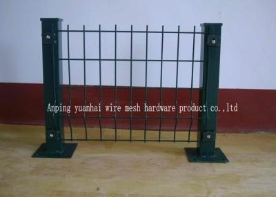 China Curved Metal Garden Mesh Fence Sprayed Various Sizes Wire Gauge 2.5mm-6mm for sale