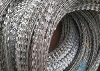 China Concertina Razor Barbed Wire Fencing 500mm Coil Diameter with 2.5mm Core Wire for High Security for sale