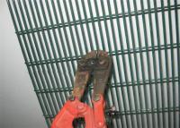 China 358 Anti-Climb Security Fence 3.0-5.0mm Wire Diameter with 1.27-5.2m Height Options for Industrial Protection for sale