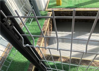 China PVC Coated Triangle Bending Fence Panel 103-240cm Height with 3.5-8.0mm Wire for Courtyard Security for sale