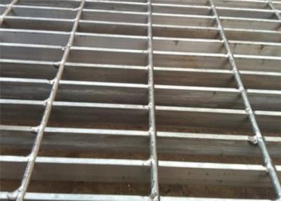 China Hot Dipped Mild Steel Walkway Grating 7350mm Maximum Length with 20×3mm to 100×6mm Bearing Bars for sale