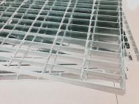 China Hot Dipped Galvanized Steel Grating Walkway Panel 3x20 ft with 2-6mm Square Bars Press Welded Construction for sale
