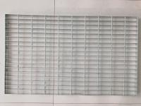 China Anti-Corrosive Galvanized Steel Walkway Grating 3'x20' with 0.3-0.8mm Thickness and Serrated I Bar Design for sale