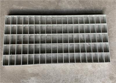 China ISO9001 Hot Dipped Galvanized Steel Grating 32×5mm for Industrial Walkways and Platforms for sale