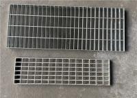 China Q235 Pressed 32*3mm Galvanized Steel Grating For Stair Treads / Walkway for sale