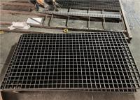 China Galvanized Press Locked Welded 0.3mm Walkway Steel Grating For Machinery Plant for sale