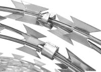 China Pvc Coated 0.45mm Steel Razor Wire Boundary Fencing Trellis Coil Bto-22 3 Clips Q195 for sale