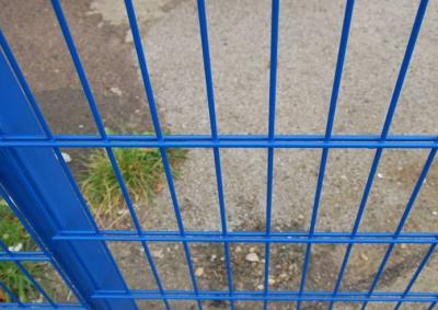China Welded Double Loop Wire Fencing Panel 868/656 - 2.5m Height with 8mm Twin Wires for Security for sale